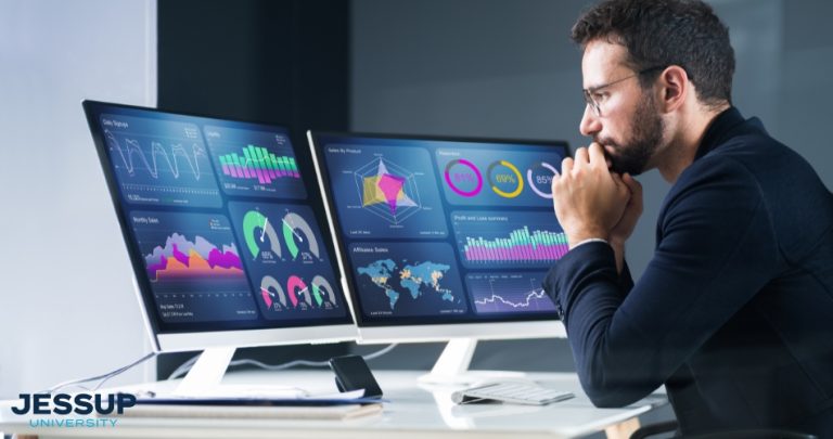 What Does a Data Analyst Do? An In-Depth Look at This Exciting Career ...